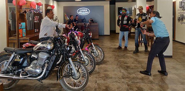 Jawa 42 Delivery Time, Waiting Period : Owner Review